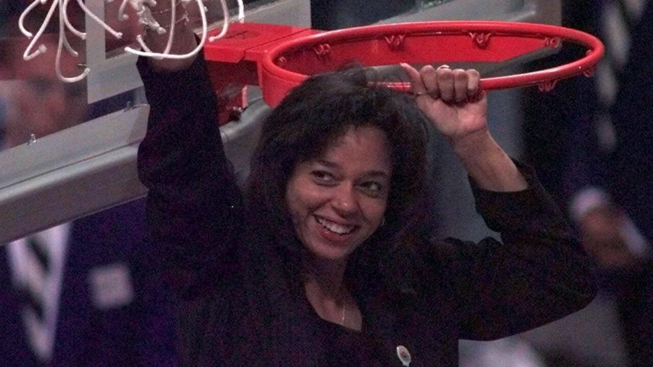 Carolyn Peck Hall of Fame Induction Helped by Dawn Staley Wins