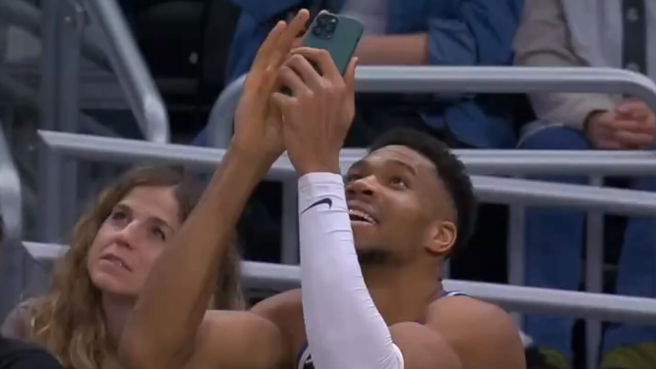 Giannis Antetokounmpo Scans QR Code To Get Free Wings